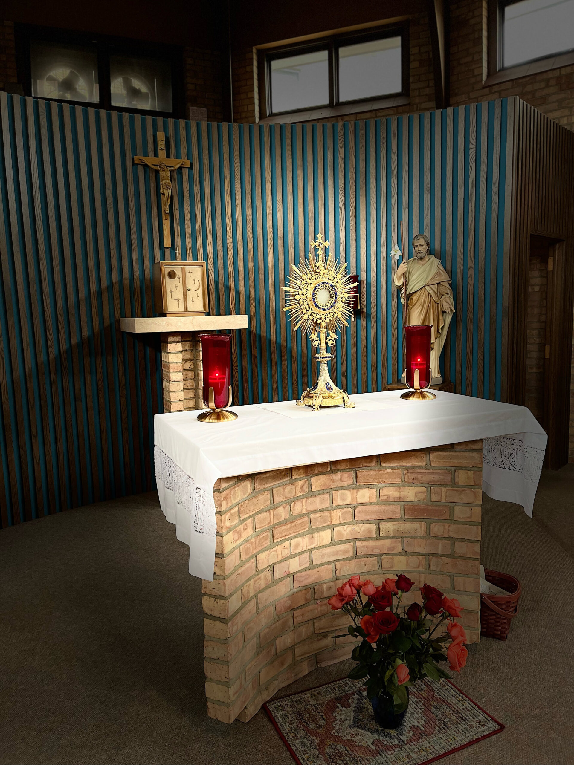 Pray 10,000 Holy Hours for Eucharistic Revival - Word on Fire